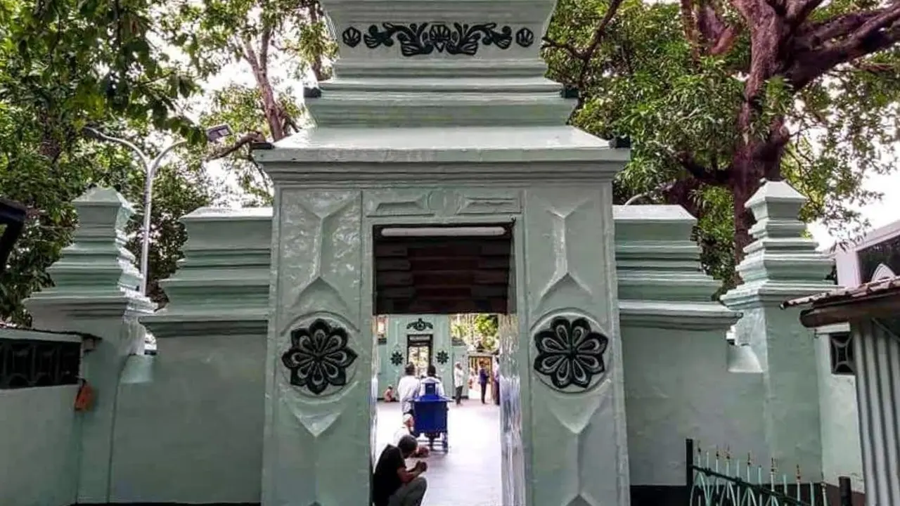 6 Fakta Menarik Masjid Sunan Ampel, Destinasi Wisata Religi di Surabaya ...