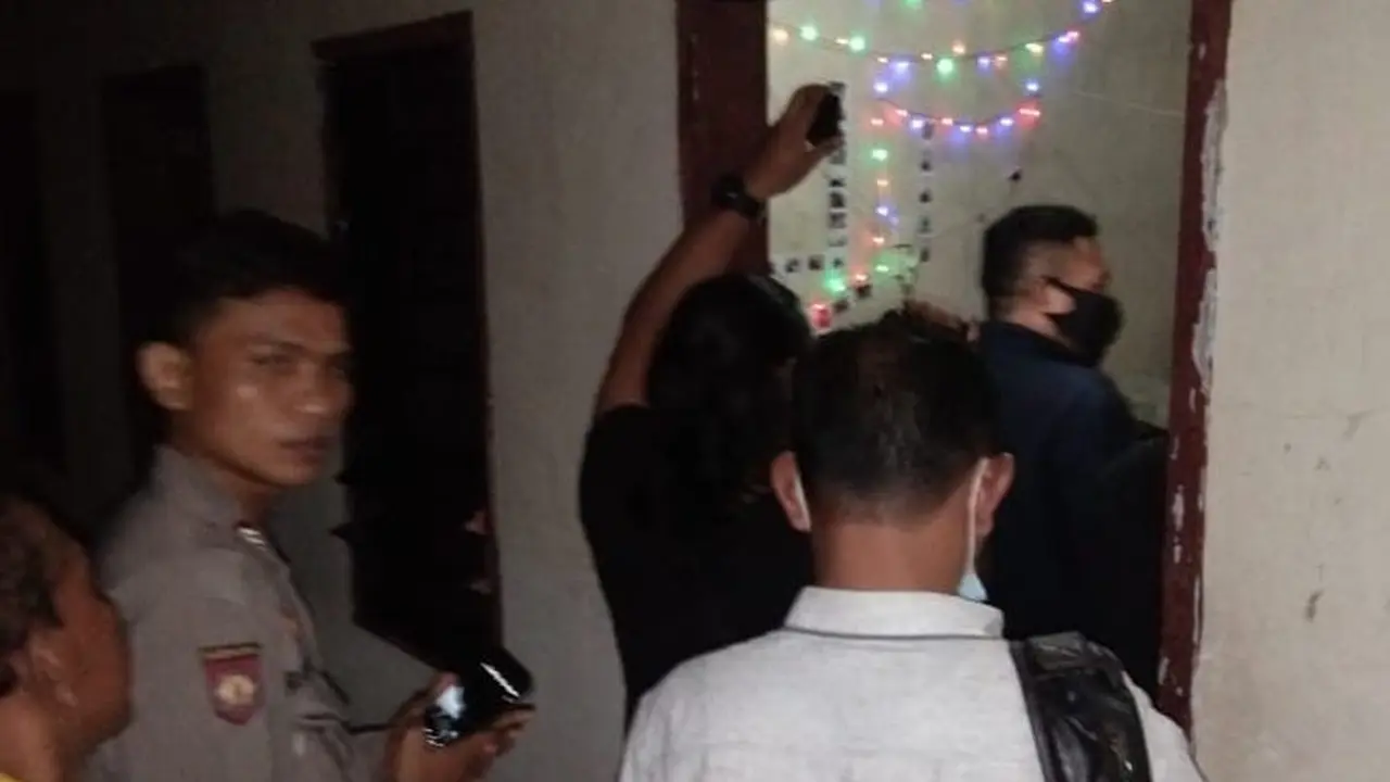 Gerebek Indekos Diduga Lokasi Peredaran Narkoba Polisi Temukan