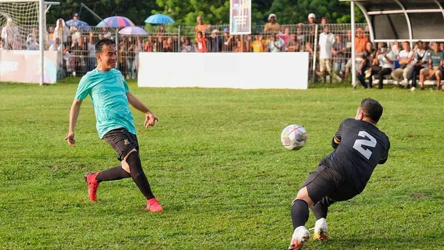 Samsul Mini Soccer, Gibran Main Bola Bareng Raffi Ahmad di Maluku ...