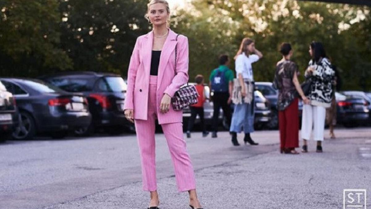 Tren Busana Setelan Pink, Wajib Coba untuk Gaya Stylish ke Kantor ...