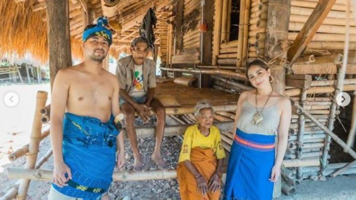 Kalung Kesuburan dan Kipas Mahal Nagita Slavina Bikin Heboh Warganet