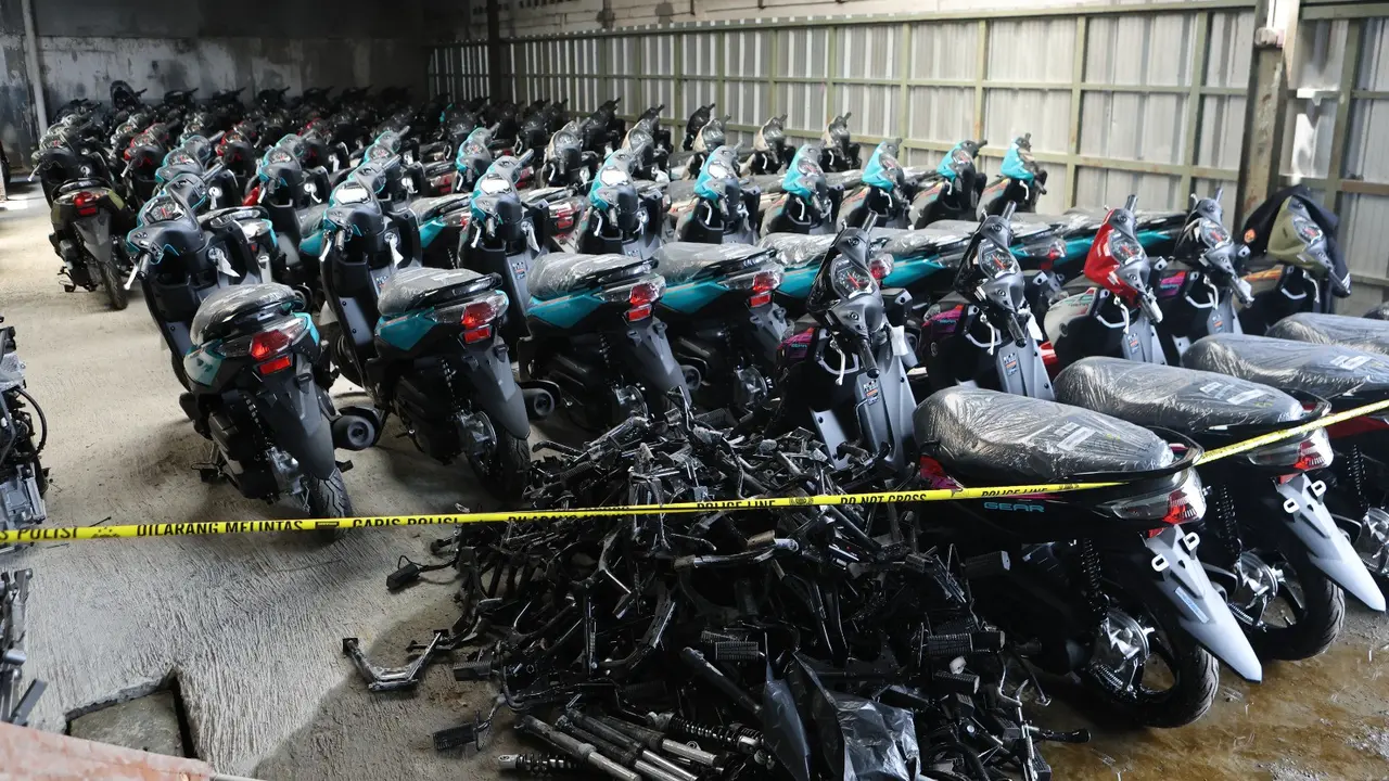 Asal Usul Motor Ilegal yang Digerebek Polisi di Gudang Penadah Jaksel