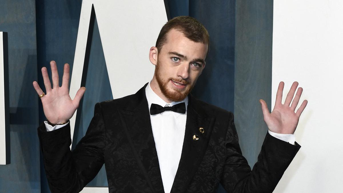 Aktor Angus Cloud Meninggal di Usia 25 Tahun, Mengenang Adegan ...