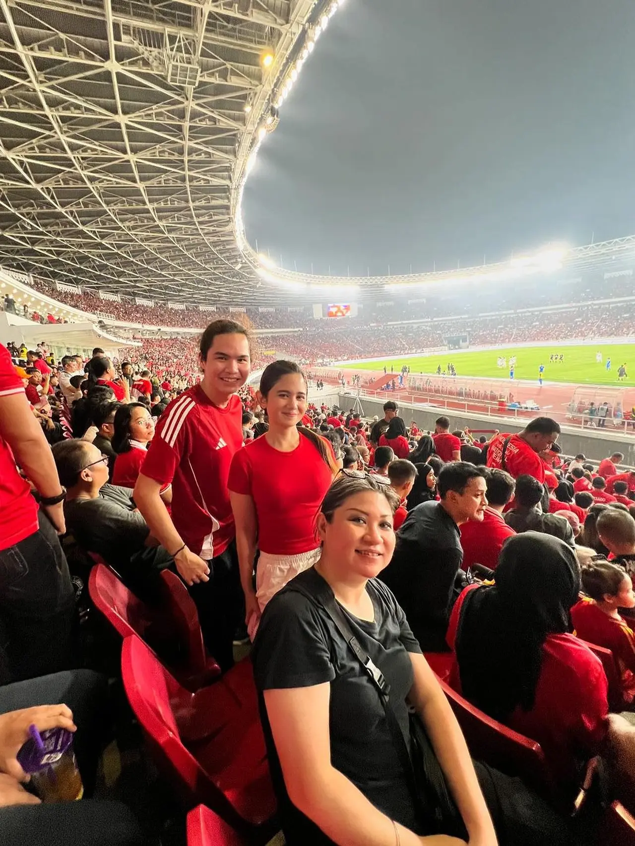 6 Gaya Seleb Nonton Pertandingan Timnas Indonesia Vs Filipina di GBK ...