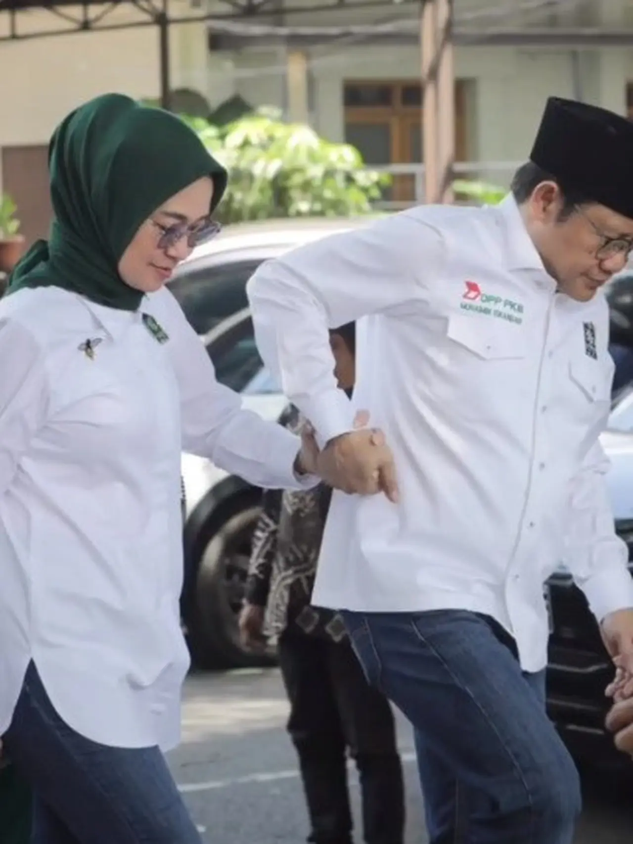 Sederhana Nan Anggun, Ini 6 Potret Rustini Murtadho yang Jadi Istri ...