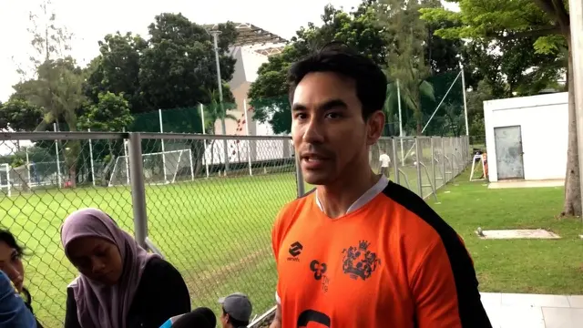 Darius Sinathrya Sebut Kondisi Ayahnya Berangsur Membaik: Minta Pulang Dia - ShowBiz Liputan6.com