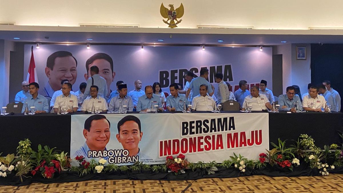 TKN Prabowo-Gibran Resmi Diumumkan: Dari Habib Luthfi, Ridwan Kamil ...