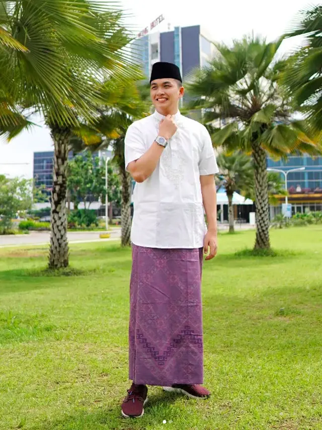 6 Merek Sarung Legendaris, Harganya Ada yang Hampir Rp4 Juta ...