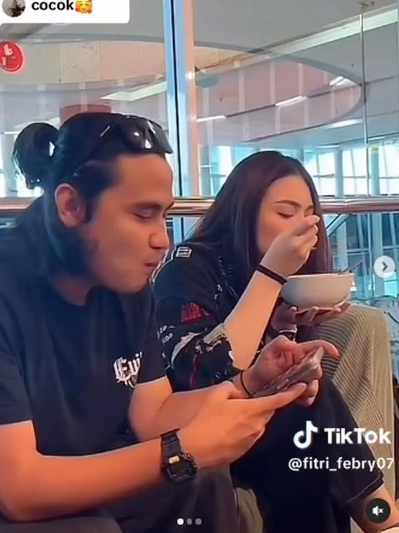 Disebut Seperti Tante dan Keponakan, Ini 6 Potret Mesra Nathalie Holscher dan Ilham Yogi ...