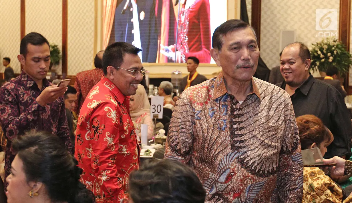 FOTO: Para Menteri dan Artis Hadiri Ultah Mooryati Soedibyo ke 90 ...
