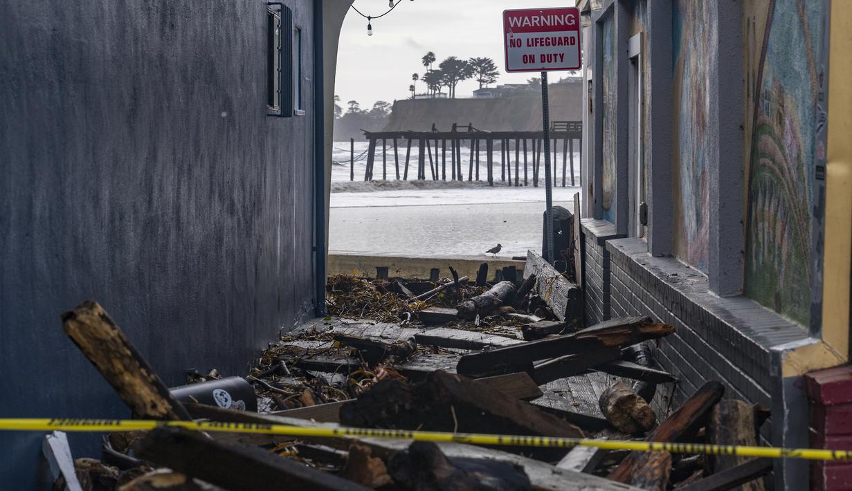 Jejak-Jejak Hantaman Badai Besar di California AS - Foto Liputan6.com