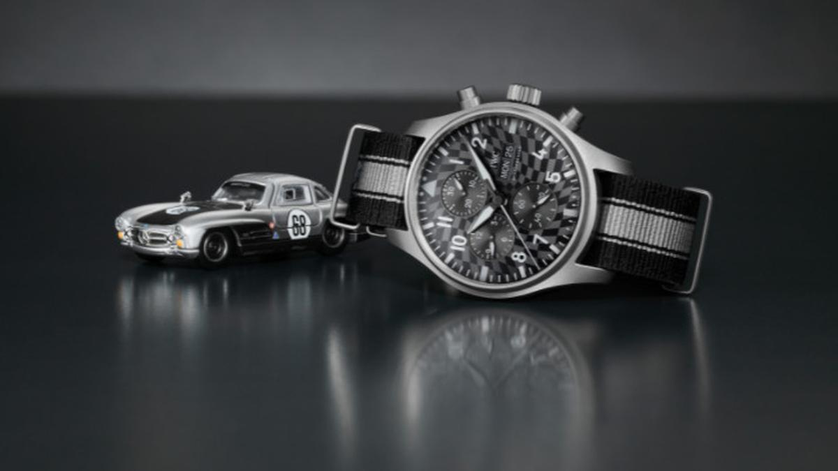 Jam Tangan dengan Tampilan Racing Kolaborasi IWC Schaffhausen dan Hot ...