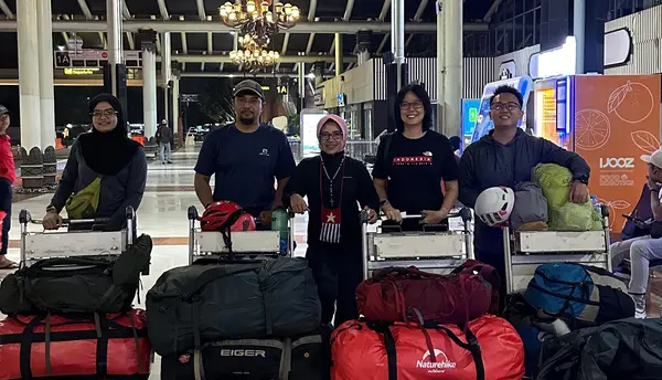 Mengenal Rumah Makan Tjap Ajam, Kuliner Hits di Bandung - Regional ...