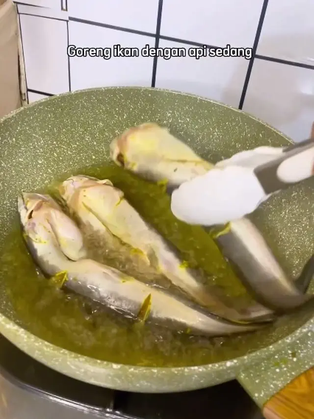 Ingin Lele Goreng Garing dan Lurus Sempurna? Coba Cara Ini Tanpa Tepung ...