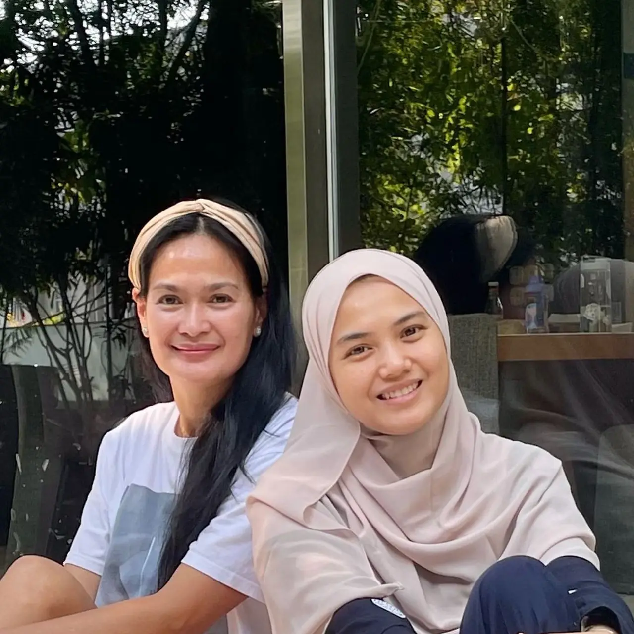 Potret Kedekatan 6 Aktris Tanah Air Bareng Ibu Mertua, Penuh Kehangatan - Hot Liputan6.com