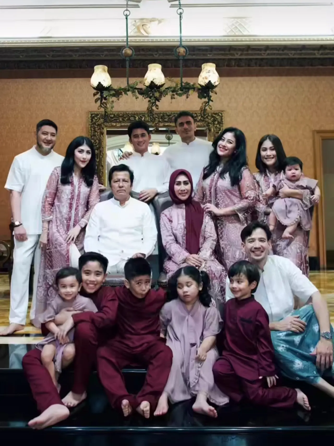 7 Potret Lebaran Alshad Ahmad Bareng Keluarga, Keberadaan Tiara Andini Dipertanyakan ...