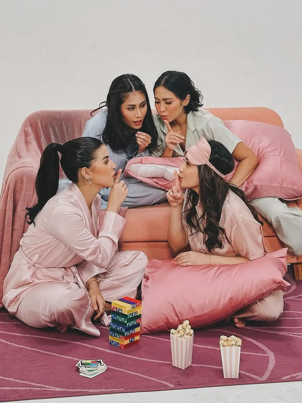 Kompak Pemotretan Pakai Piama, Ini 6 Potret Tasya Farasya Hingga Nagita Slavina - Hot Liputan6.com