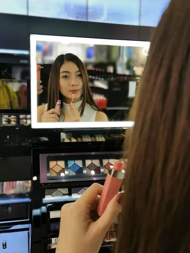 7 Potret Terbaru Razer Patricia yang Kini Makin Memesona - Hot Liputan6.com