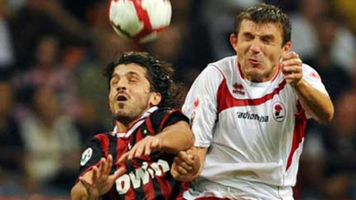 Bari Nyaris Permalukan Milan