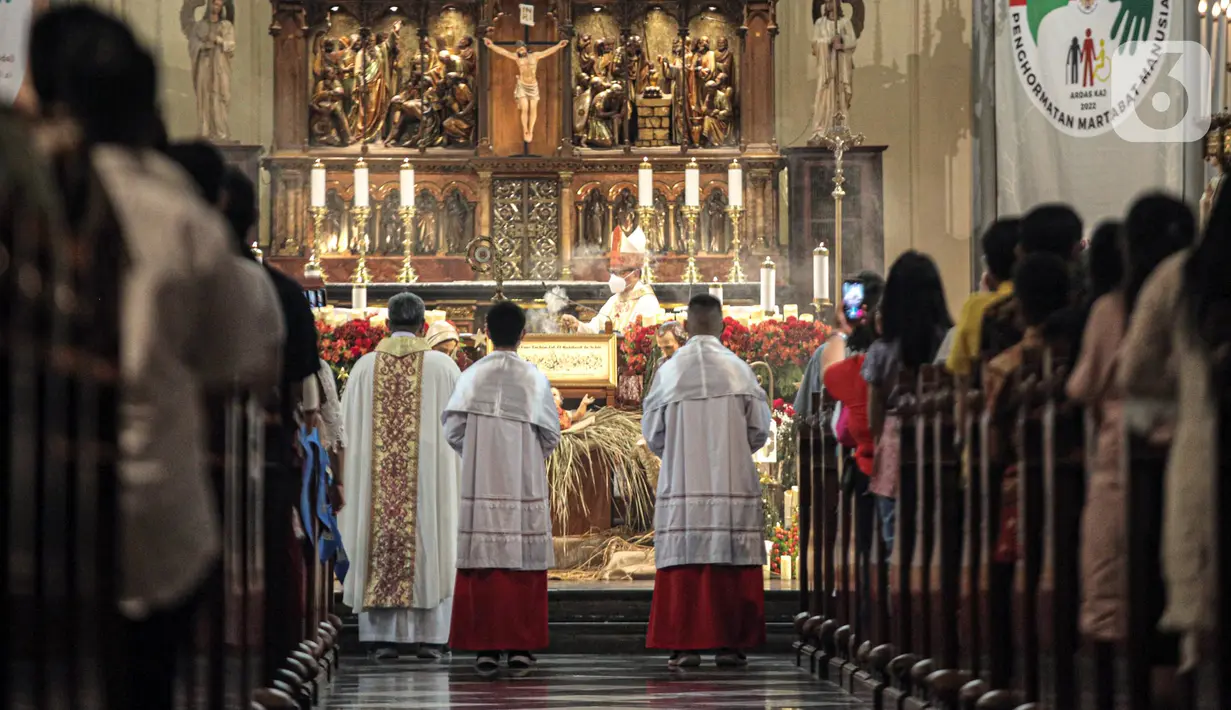 Pelaksanaan Misa Natal di Gereja Katedral Jakarta - Foto Liputan6.com