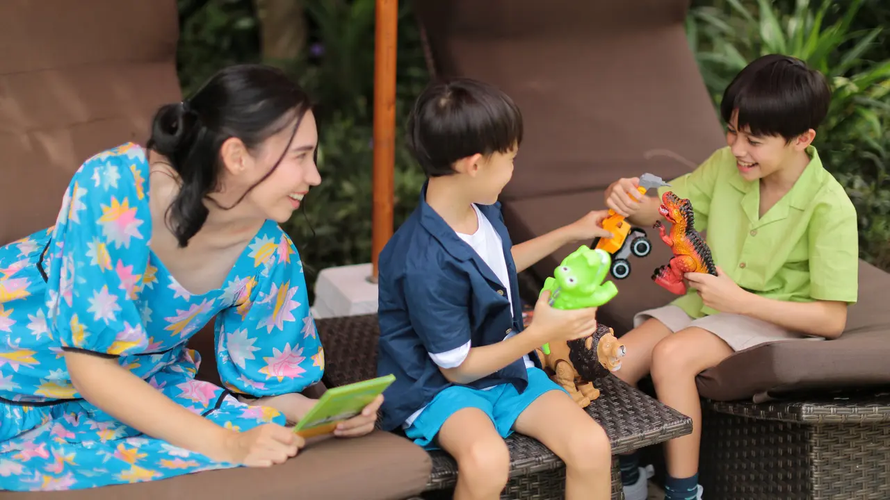 7 Sikap Orangtua yang Membuat Anak Suka Membaca dan Tumbuh Cerdas - Parenting Fimela.com