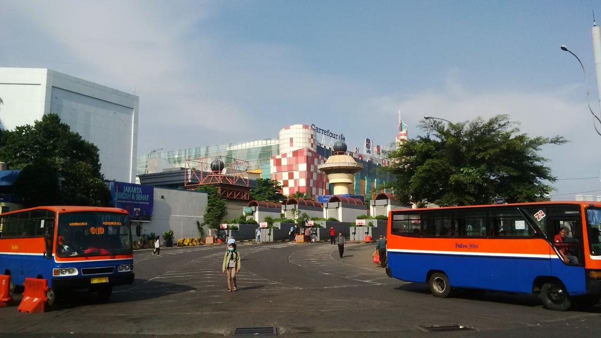 Sopir Angkutan Umum Demo, Terminal Blok M Bak Mati Suri - News Liputan6.com