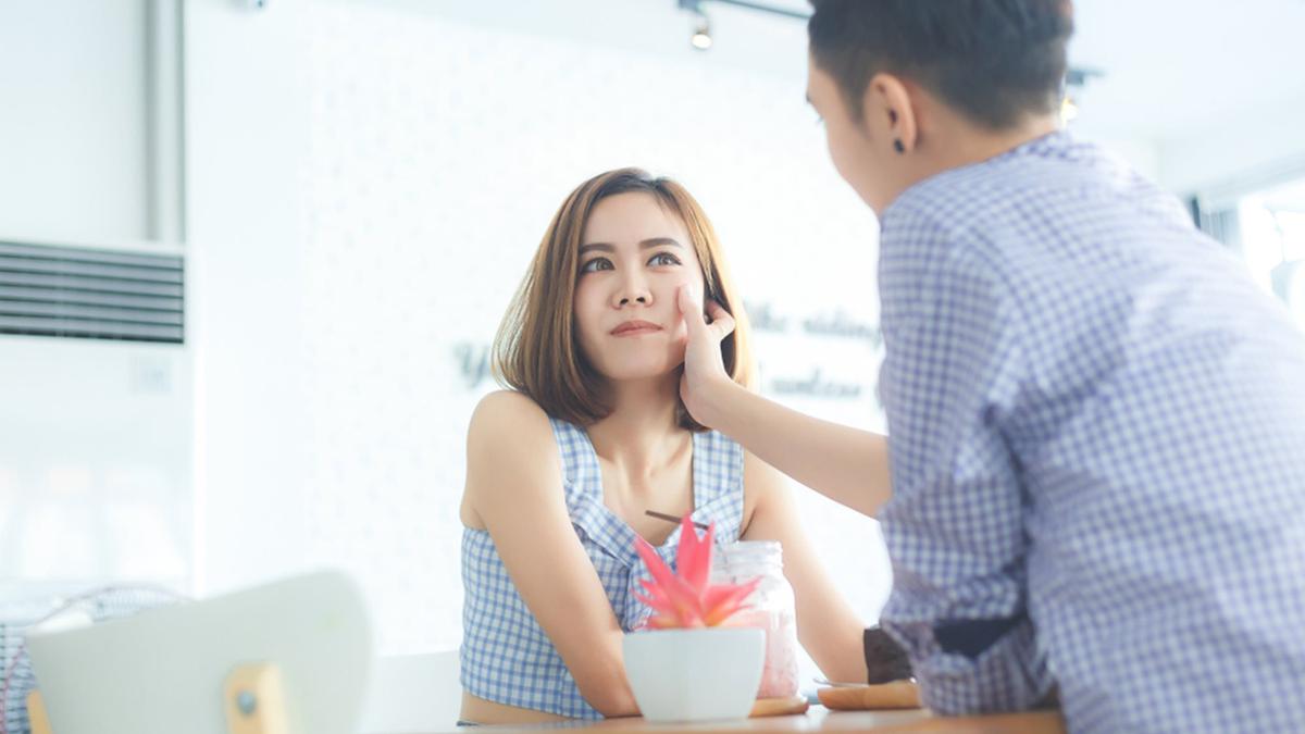 5 Tanda Kamu dan Dia Lebih Cocok sebagai Teman - Relationship Fimela.com