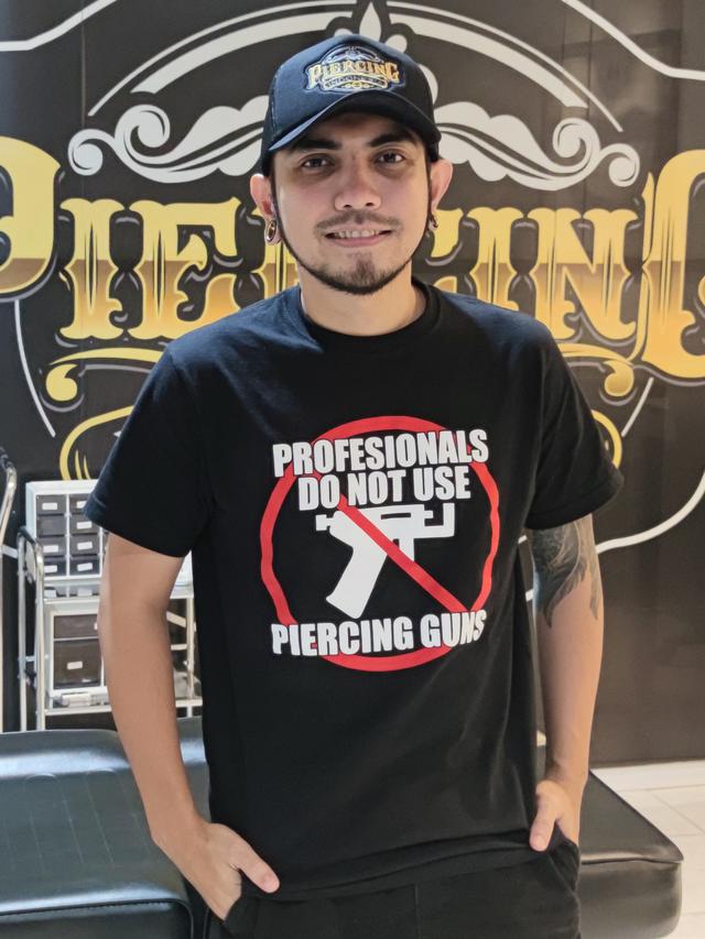 Niyo Vokalis Nano Band Tawarkan Jasa Tindik Anak Gratis Melalui ...