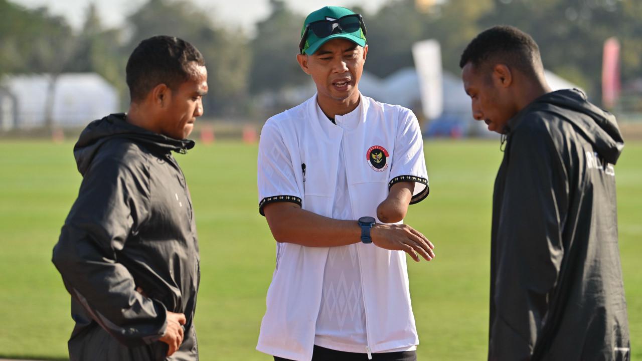 Dari Lintasan ke Pinggir Lapangan: Tangan Dingin Setiyo Budi Hartanto ...