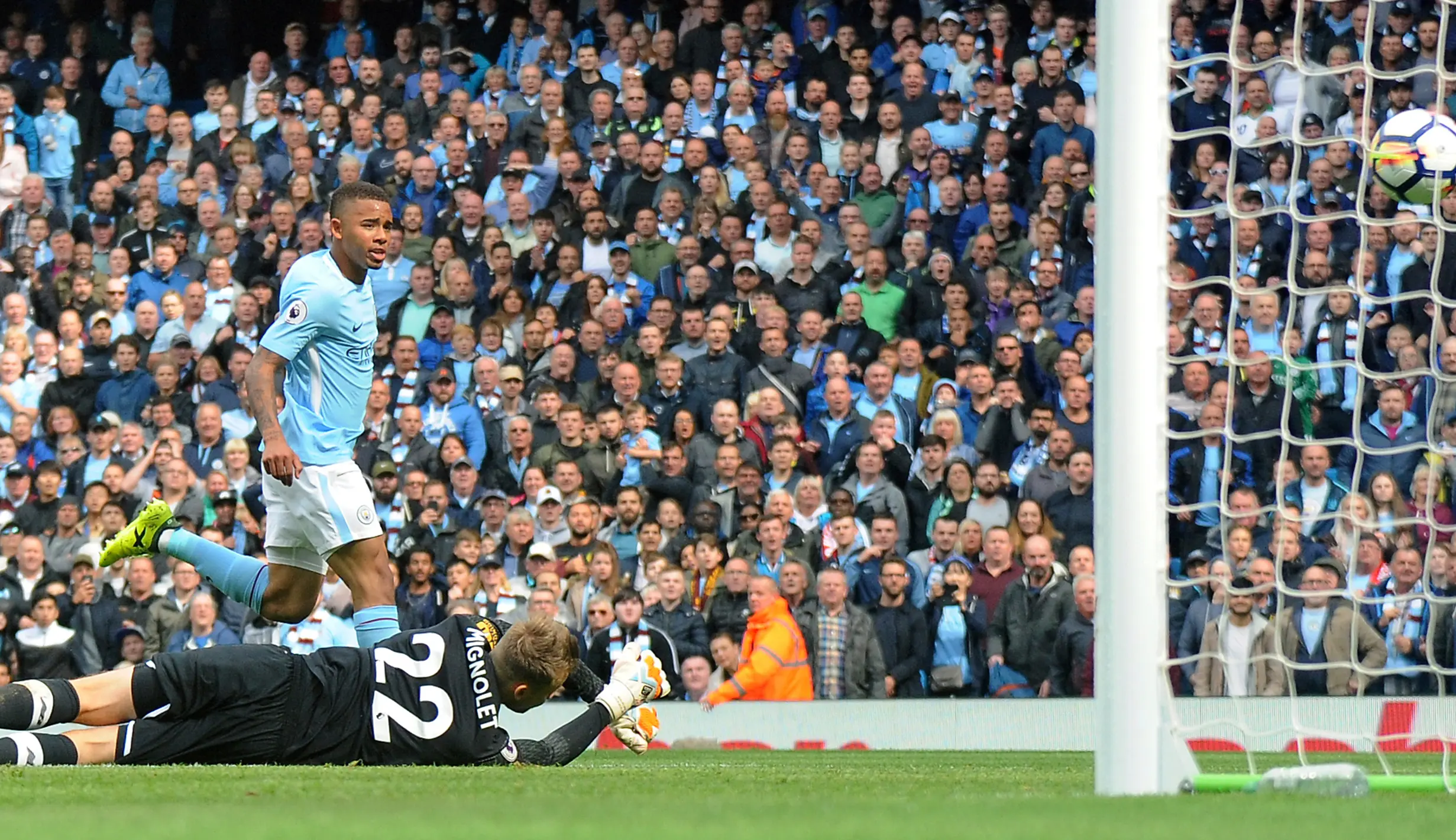 Photo Menang Telak Manchester City Bantai 5 0 Liverpool Foto