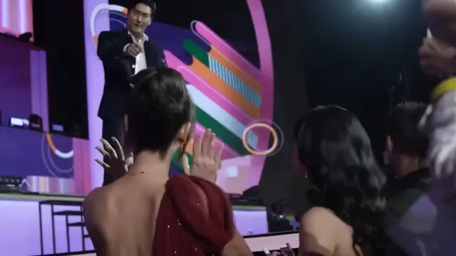 Siwon Choi yang Hangat dan Rendah Hati, Turun Panggung Demi Sapa serta Salami Luna Maya ...