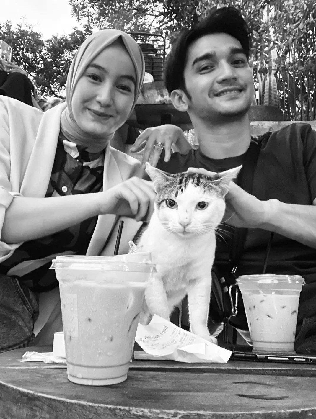 Potret Ise Irish Hutasoit Pakai Hijab, Gayanya Ini Jadi Sorotan - Foto ...