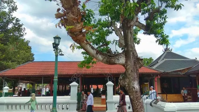 6 Fakta Menarik Masjid Mataram Kotagede yang Bersebelahan dengan Makam ...