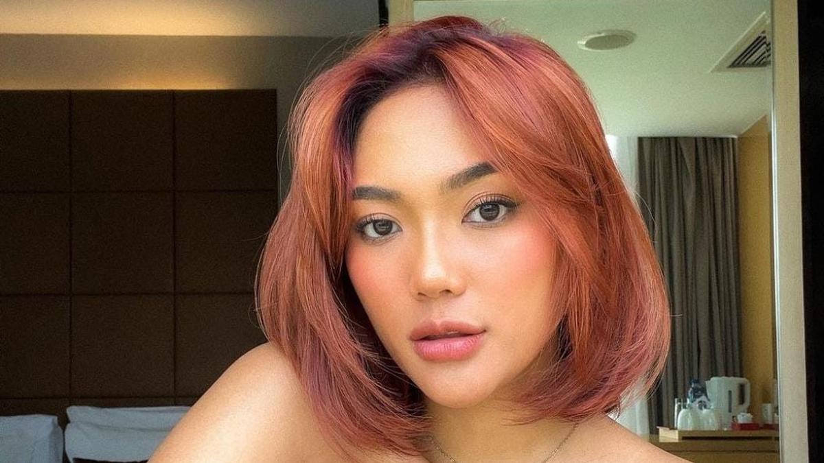 Pamer Body Goals saat Liburan, Marion Jola Dikira Pesulap