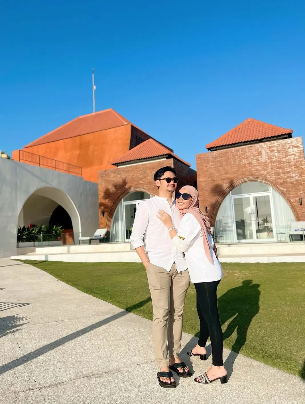 6 Bulan Nikah, Potret Angga Wijaya dan Nurul Kamaria yang Makin Mesra ...