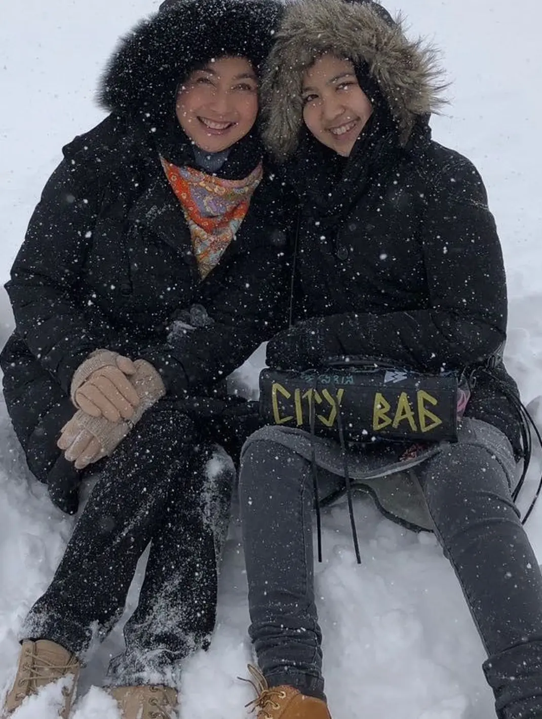 FOTO: Bak Kakak Adik, Potret Kompak Desy Ratnasari dan Putri Semata Wayangnya - Foto Liputan6.com