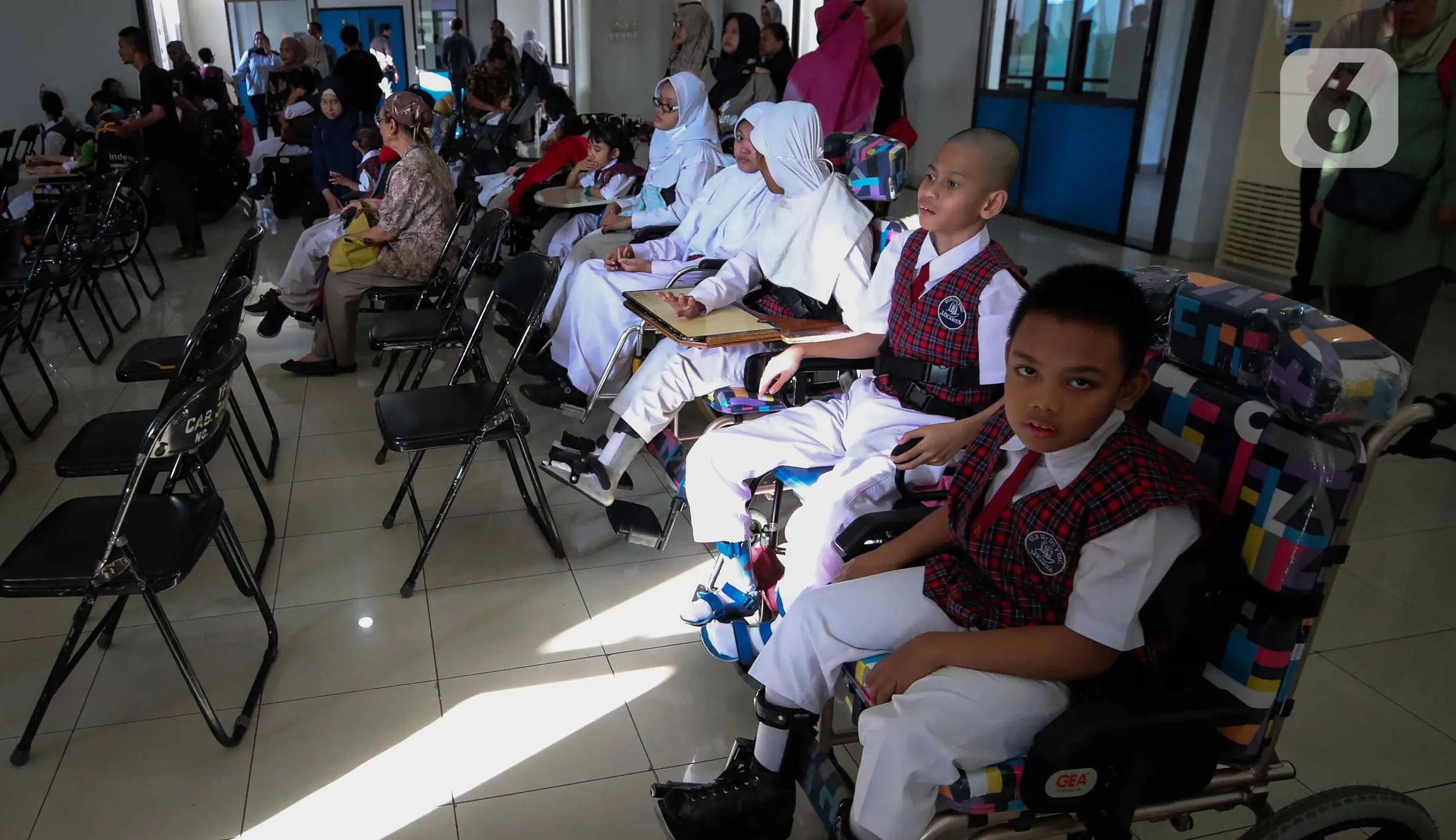 Semangat Siswa SLB YPAC Jakarta di Hari Pertama Masuk Sekolah - Foto ...
