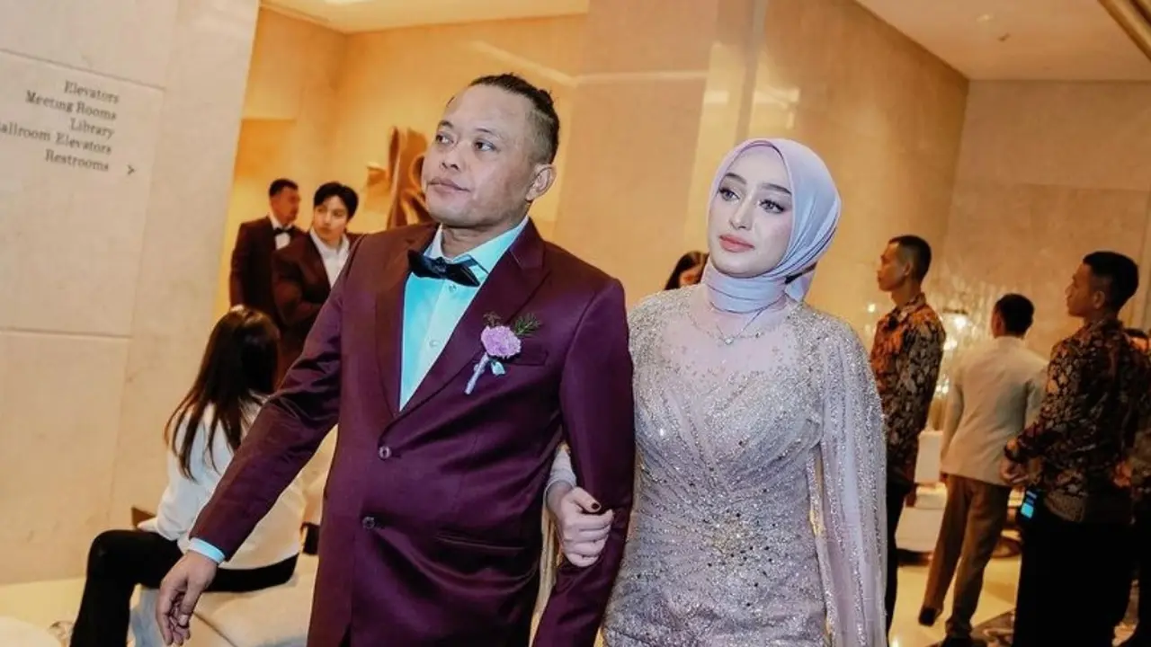 6 Potret Santyka Fauziah Pacar Sule Bareng Calon Ibu Mertua, Sudah ...