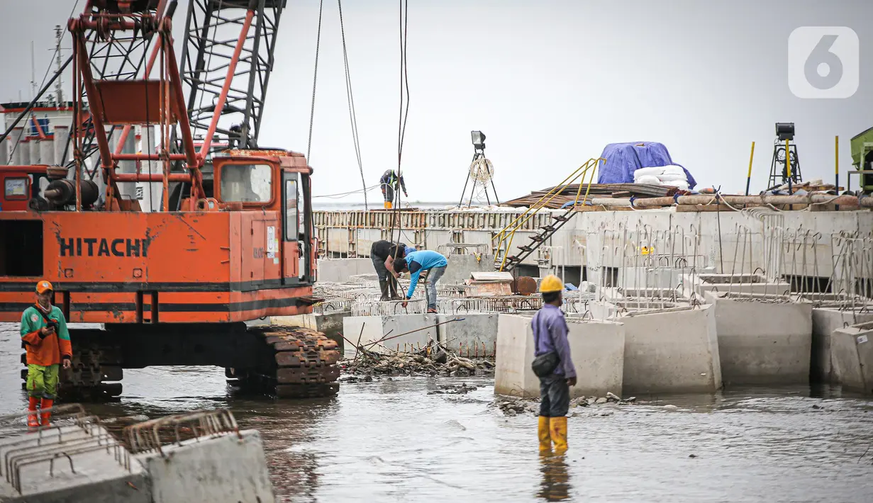 Melihat Progres Pembangunan Pelabuhan Dermaga Kali Adem - Foto Liputan6.com