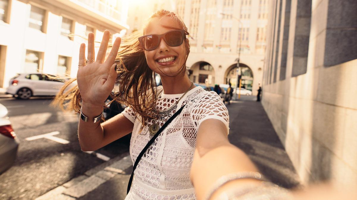 5 Cara Bikin Vlog Kreatif Berbekal Smartphone