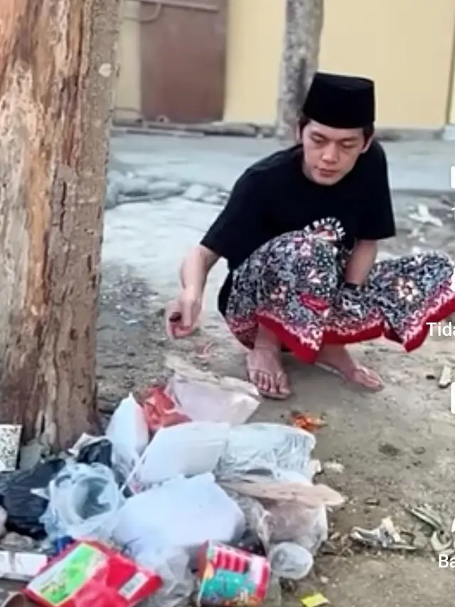 Viral Video Gus Iqdam Bakar Sampah Usai Rutinan, ST Nyell Jalur Online Terharu Berjemaah ...