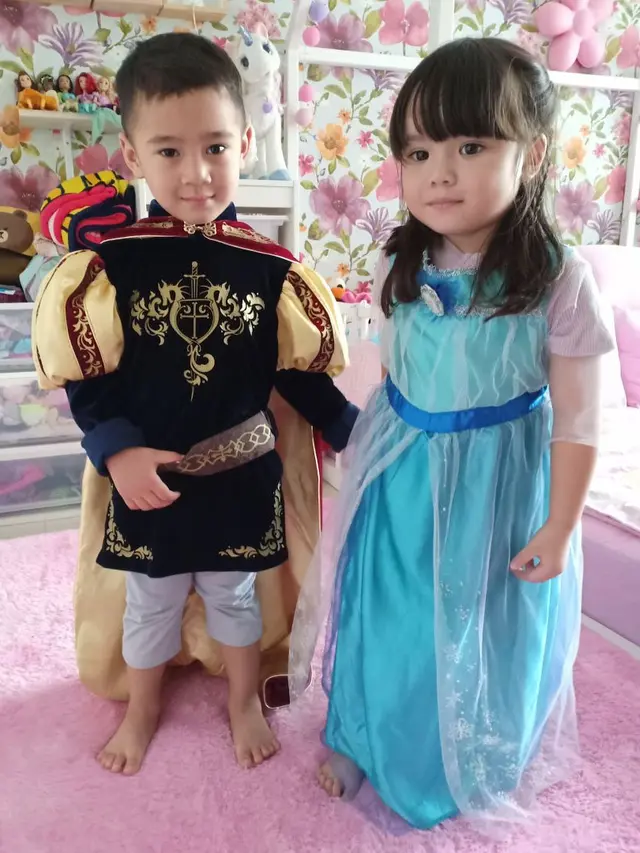 6 Potret Kebersamaan Rafathar dan Gempi, Dekat Sejak Kecil - Hot ...