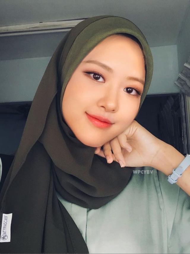 6 Editan Foto Rose Blackpink Pakai Hijab, Fans Senyum Lebar - Hot ...