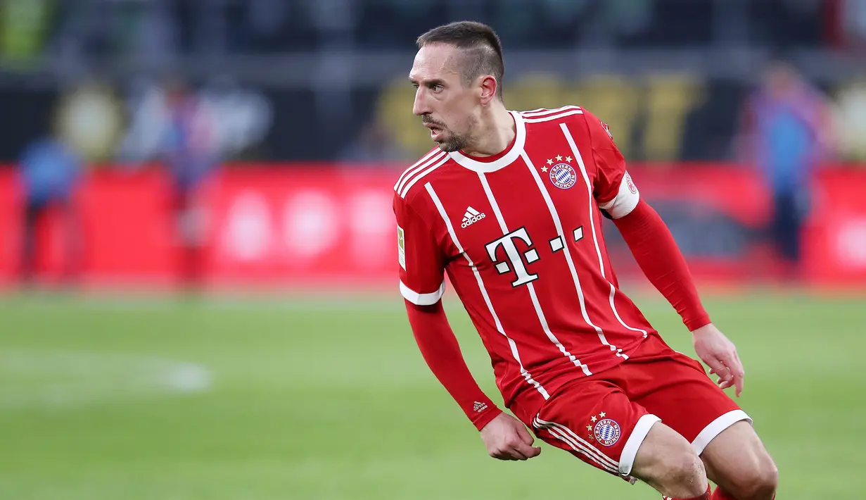 FOTO: 10 Pesepak Bola yang Terlahir dari Keluarga Miskin - Dunia Bola.com