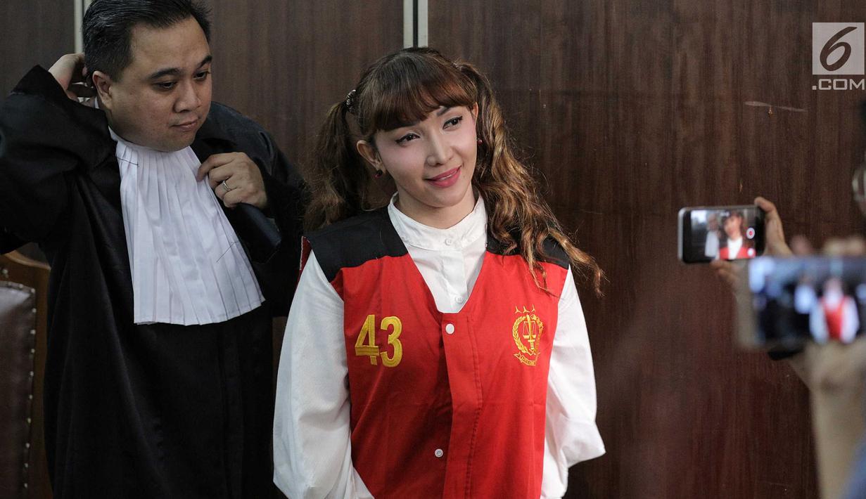 FOTO: Jalani Sidang Lanjutan, Roro Fitria Tampil dengan Rambut Dikuncir ...