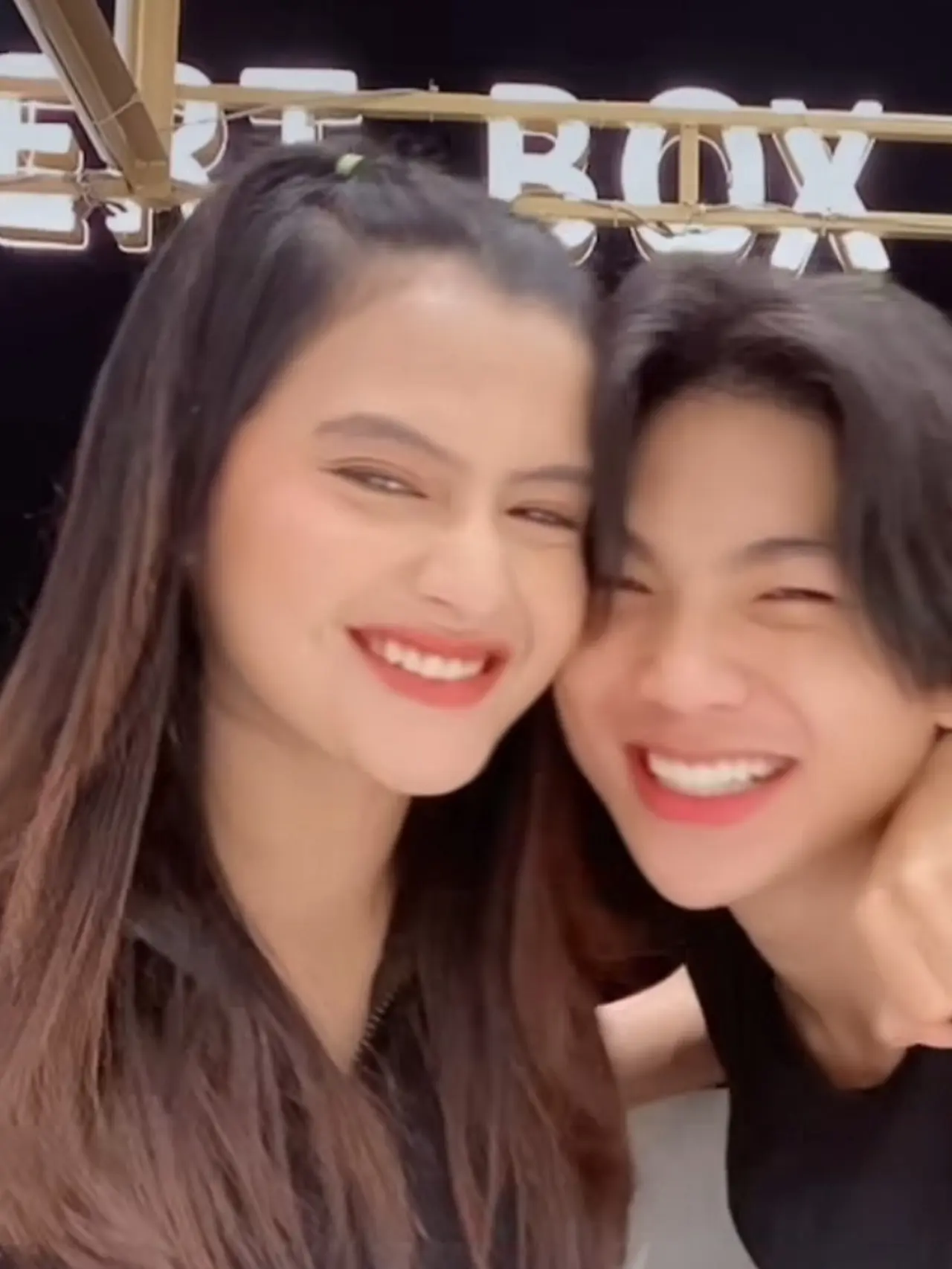 Resmi Pacaran, Ini 7 Potret Kompak Femila Sinukaban dan Venly Arauna ...