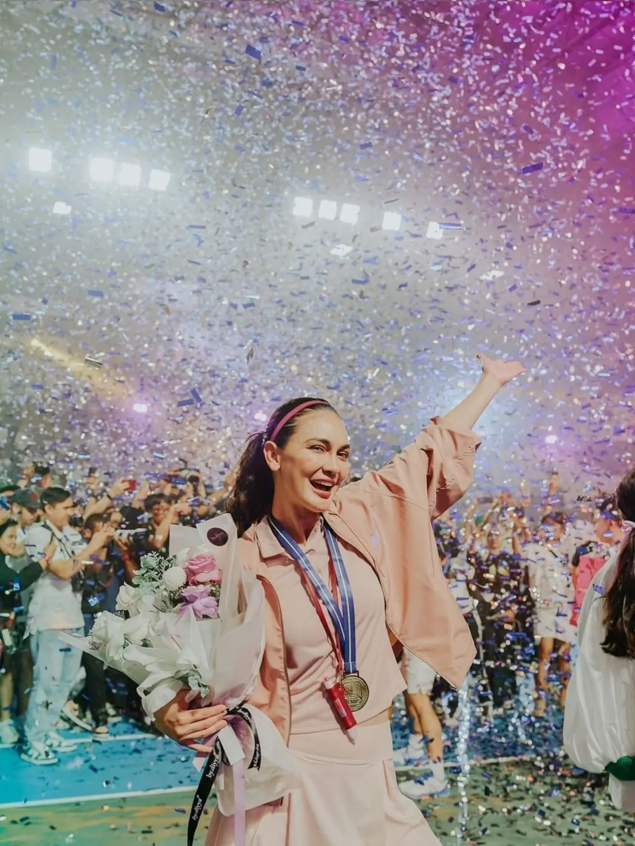 8 Potret Euforia Kemenangan Luna Maya dan Nia Ramadhani di Lagi-Lagi Tenis - Hot Liputan6.com