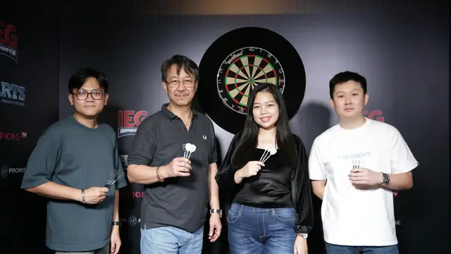 Jessica Christina, Satu-Satunya Atlet Perempuan di Perempat Final Darts ...