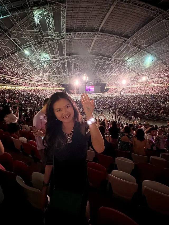 6 Potret Felicia Tissue Kenang Konser Taylor Swift di Singapura, Tepat ...