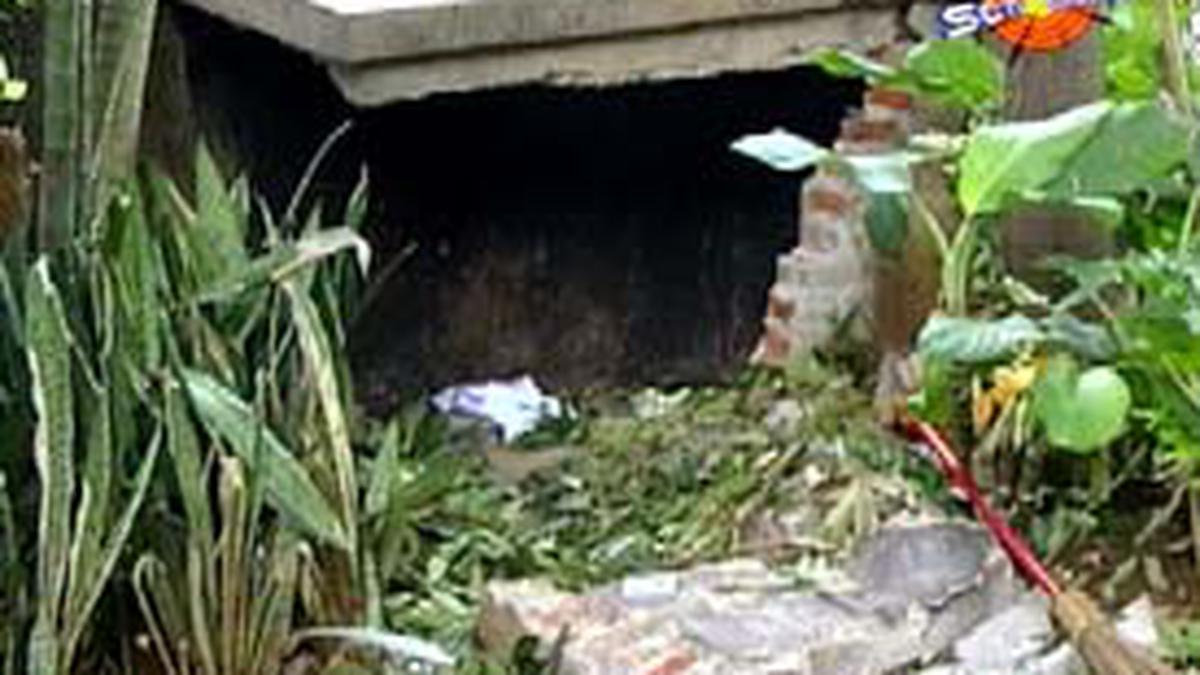 Pembantu Terluka Akibat Sampah yang Dibakar Meledak - News Liputan6.com